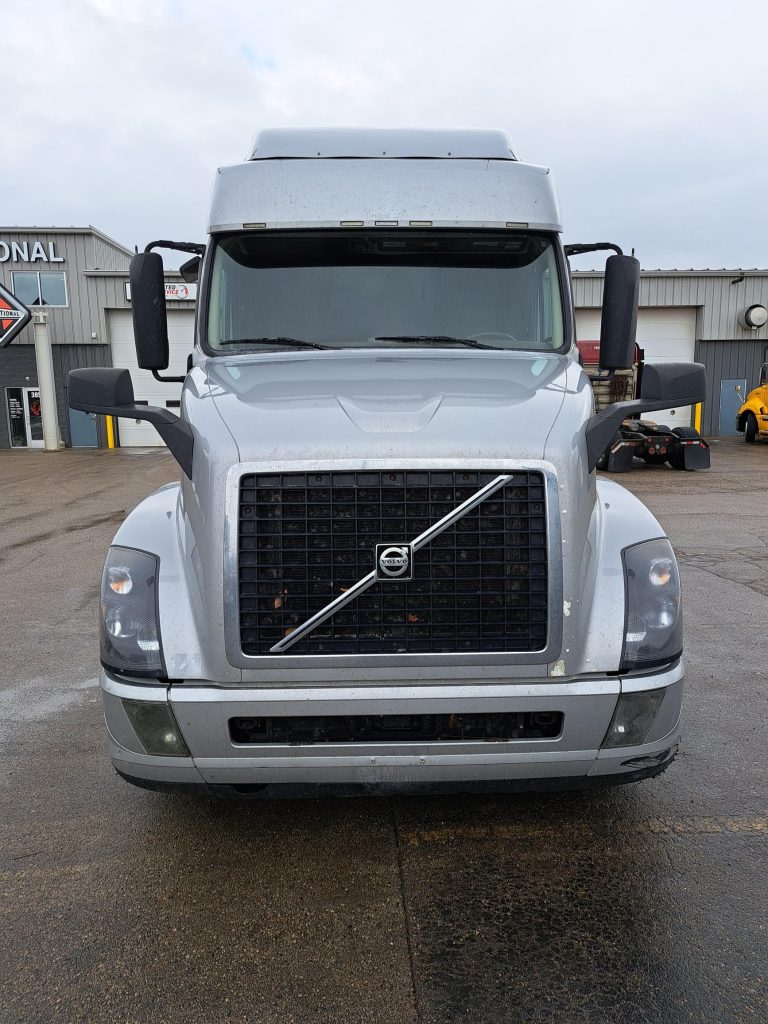 2017 Volvo VNL64T - Lakeside International Trucks