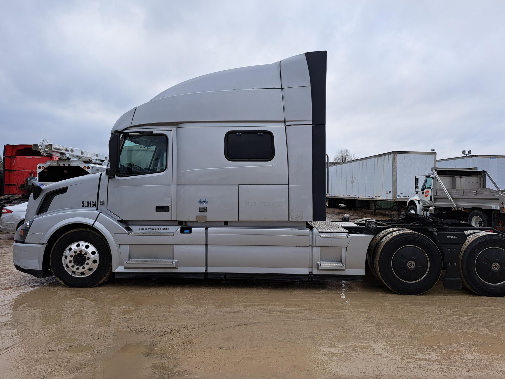 2017 Volvo VNL64T - Lakeside International Trucks
