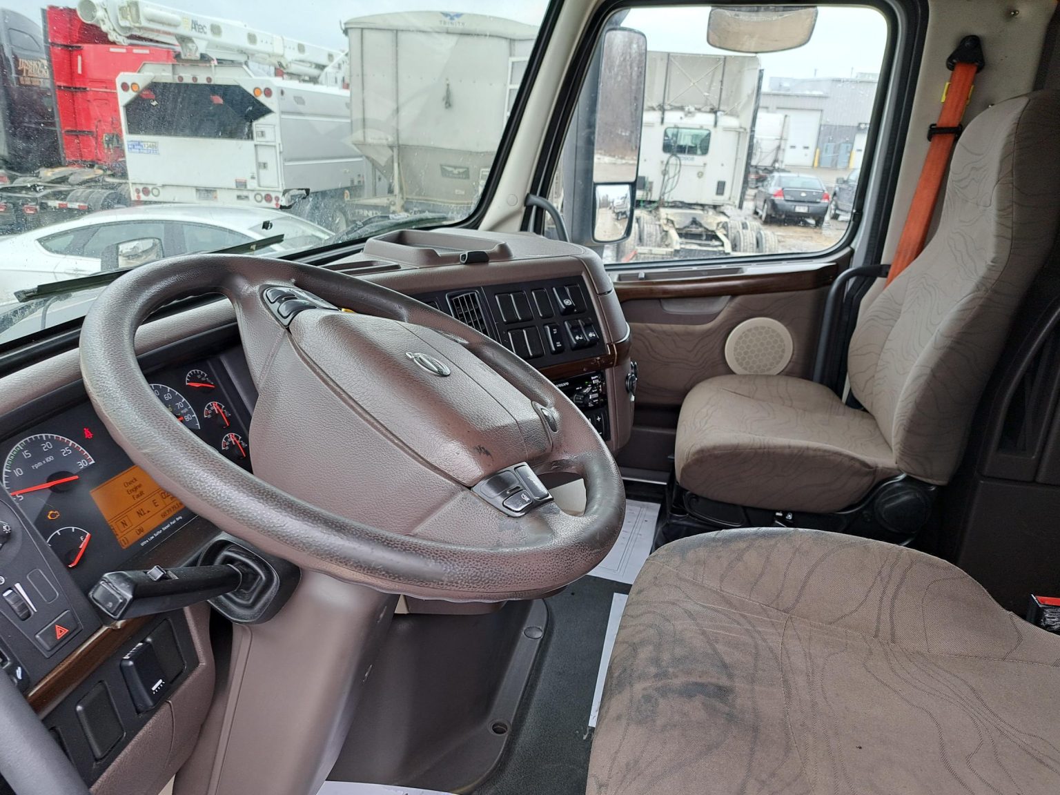 2017 Volvo VNL64T - Lakeside International Trucks