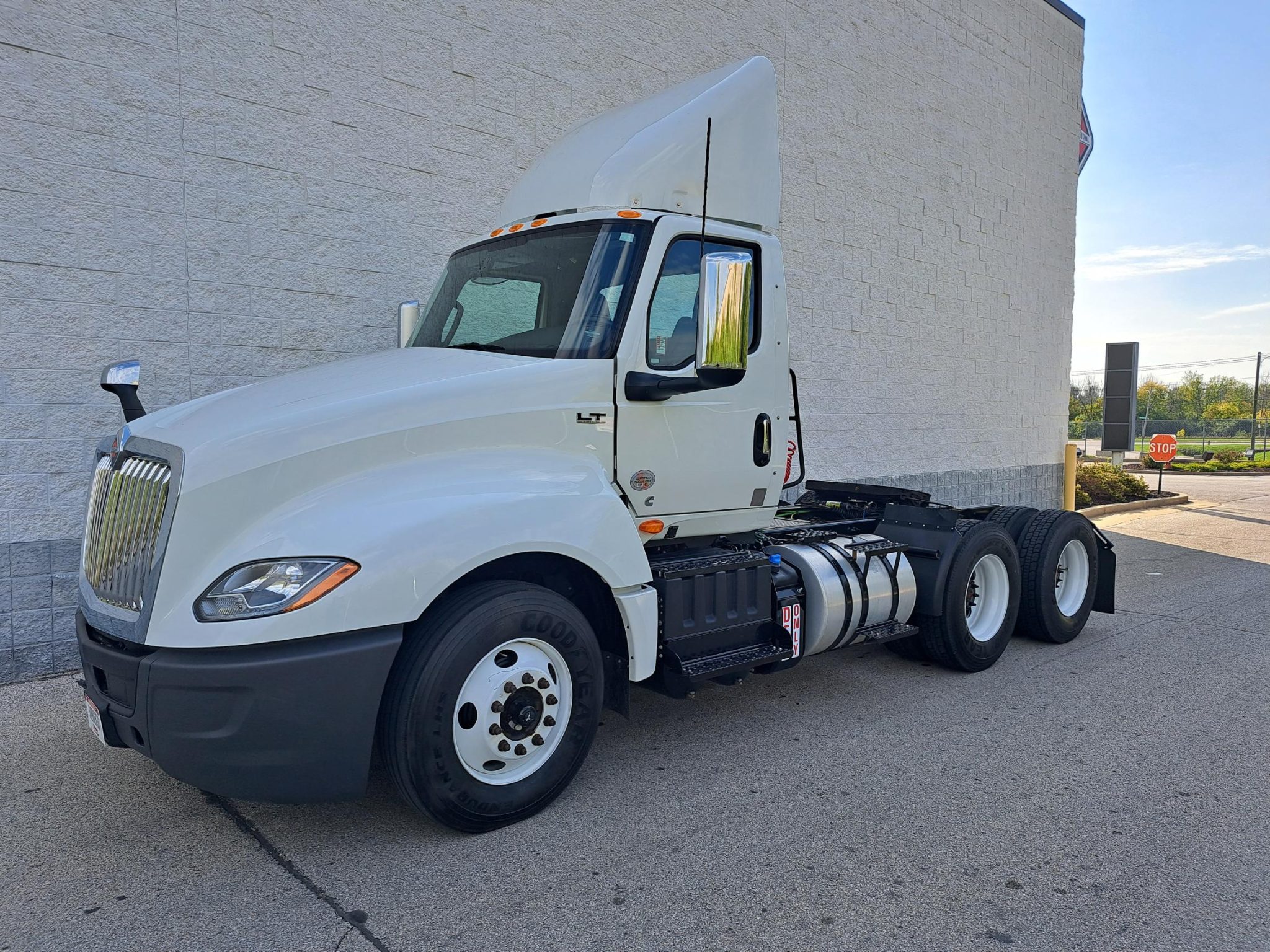 2022 INTERNATIONAL LT625 - Lakeside International Trucks
