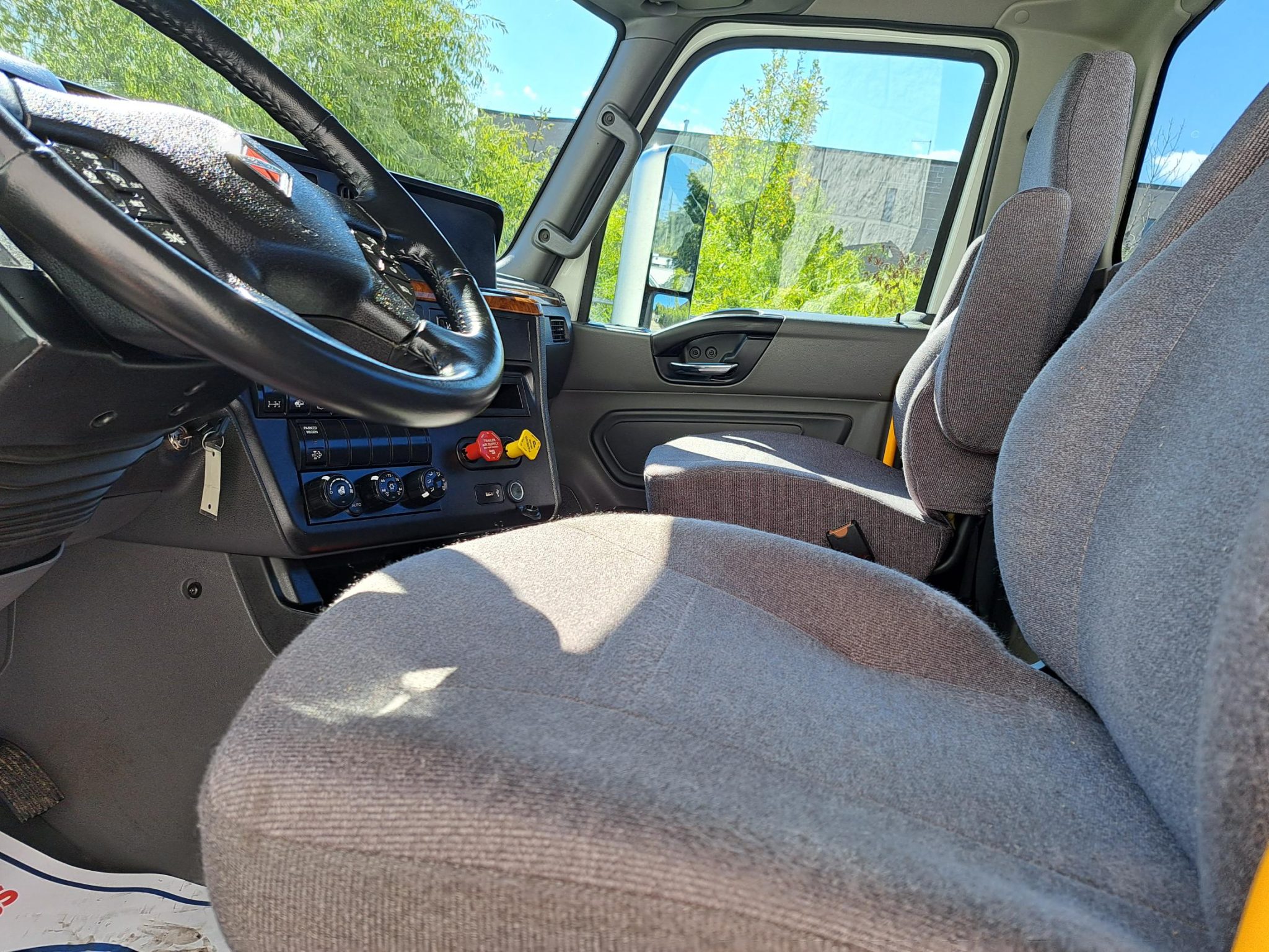 2022 INTERNATIONAL LT625 - Lakeside International Trucks