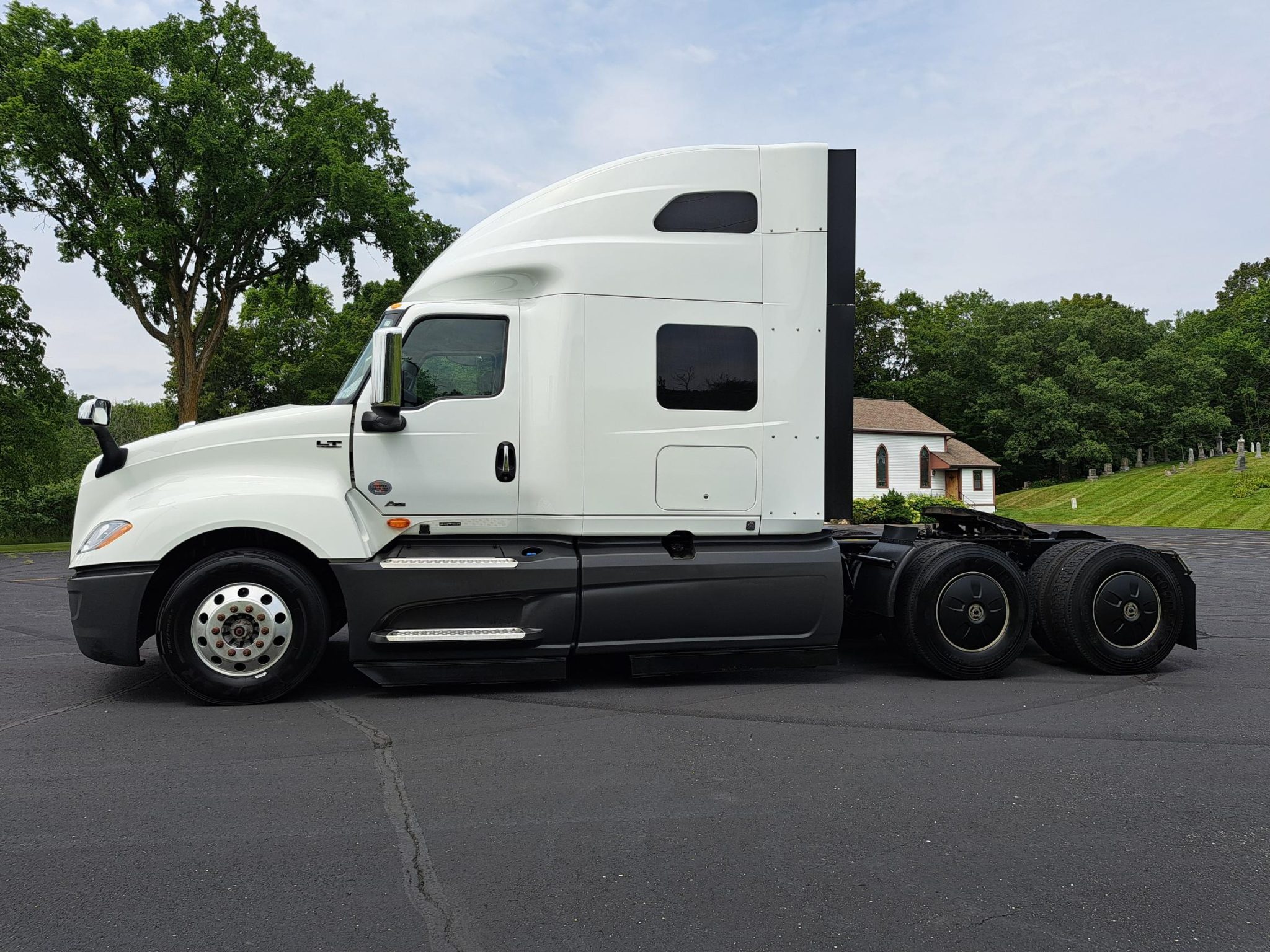 2023 INTERNATIONAL LT625 - Lakeside International Trucks