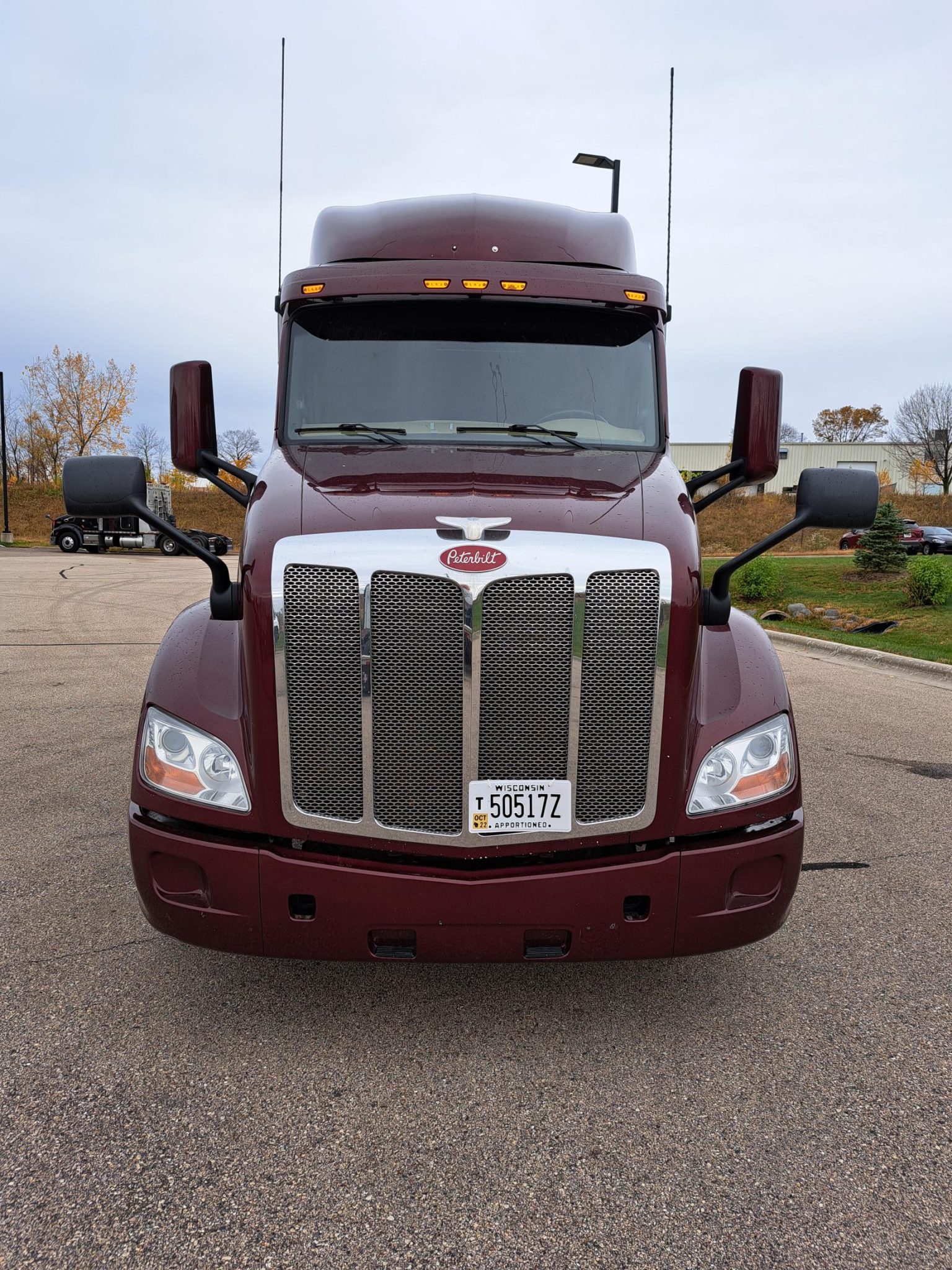 2017 Peterbilt 579 - Lakeside International Trucks